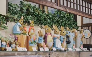 京都・二寧坂に『Peter Rabbit™ SHOP&BAKES』がオープン！ | PARIS mag パリマグ
